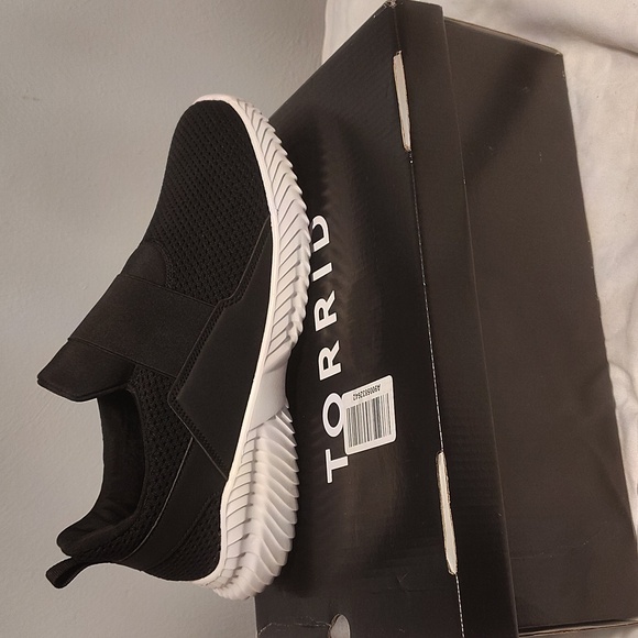torrid | Shoes | Torrid Mens Elstc Band Sneakers Black W White Sole ...